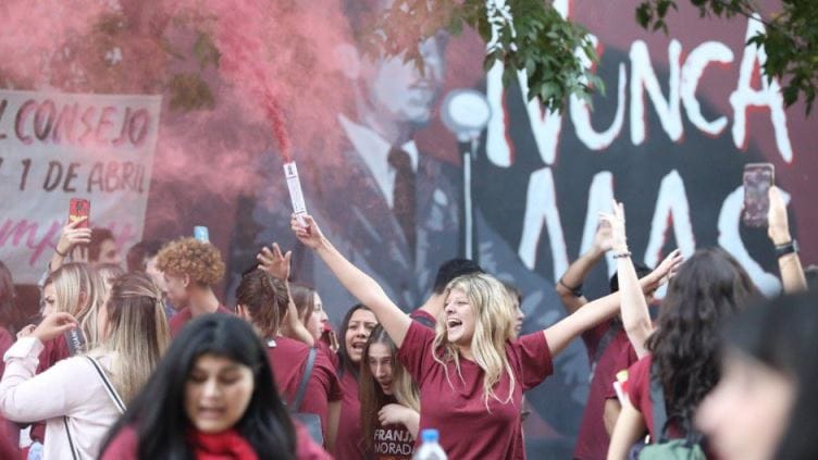La Franja Morada arrasó en las elecciones de la Universidad de La Plata ...